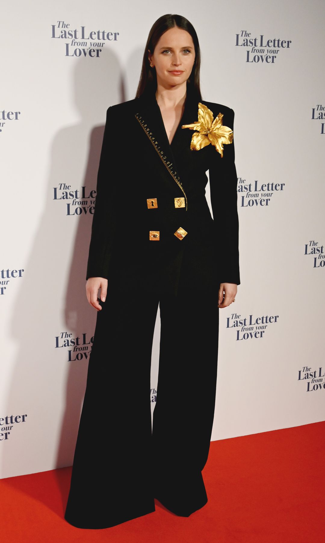 Los 15 mejores looks de Felicity Jones, la actriz nominada a un Oscar ...