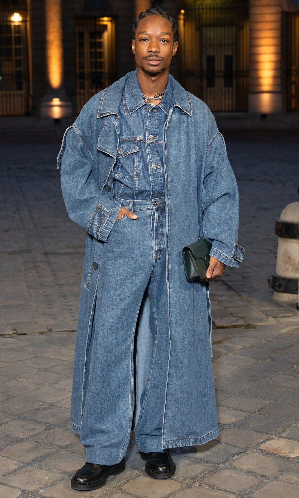 El `total denim´ que será tendencia esta primavera 2025 al más puro estilo de los 2000