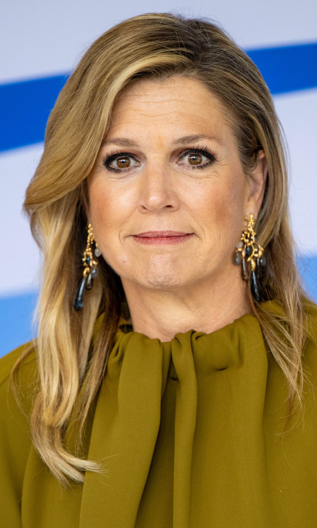 Máxima recupera 2 joyas fabulosas en 24 horas: el collar de decenas de ...