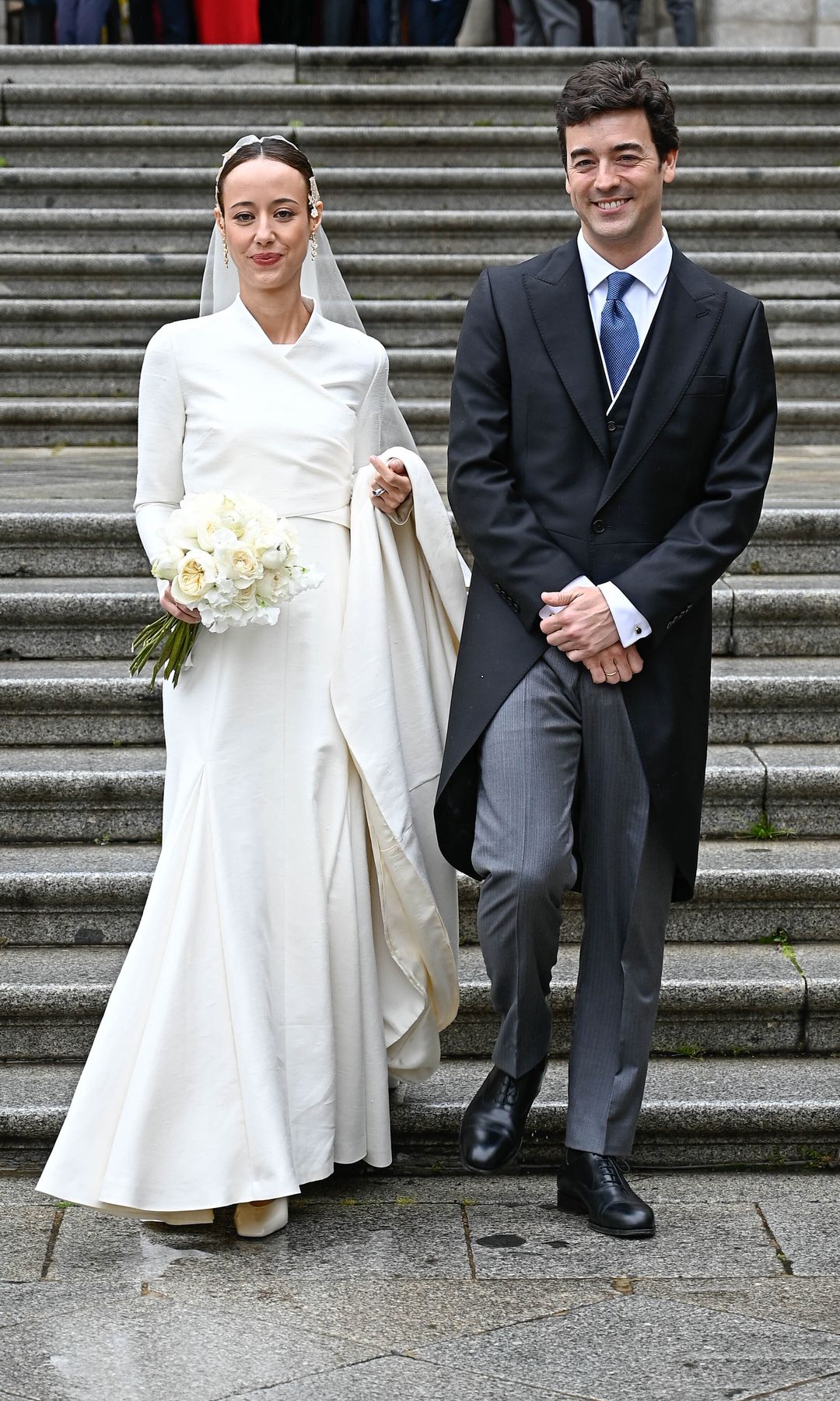Todos los detalles del look nupcial de Nerea Zabala en su boda con ...