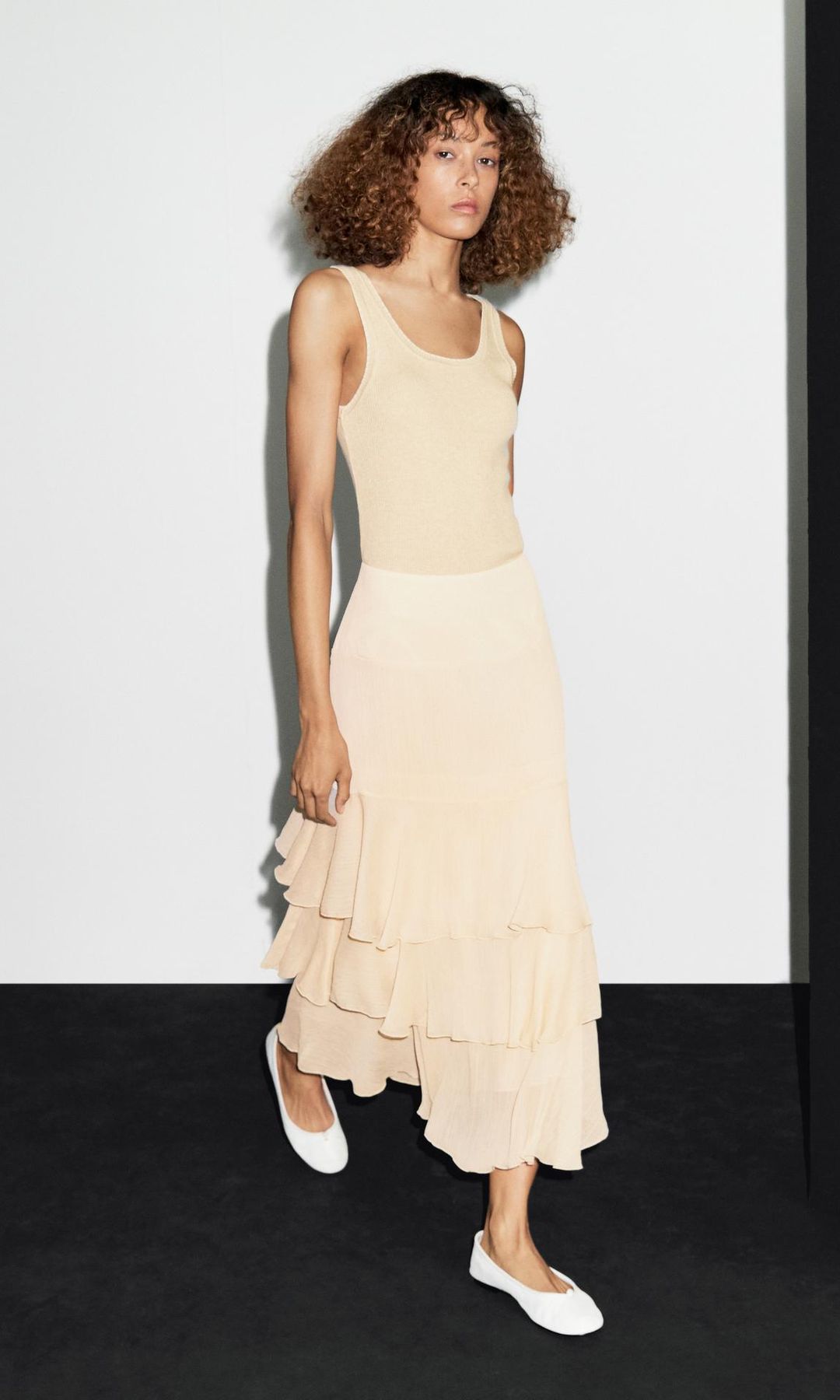 8 looks monocromáticos de Massimo Dutti que estilizan y son la solución ...
