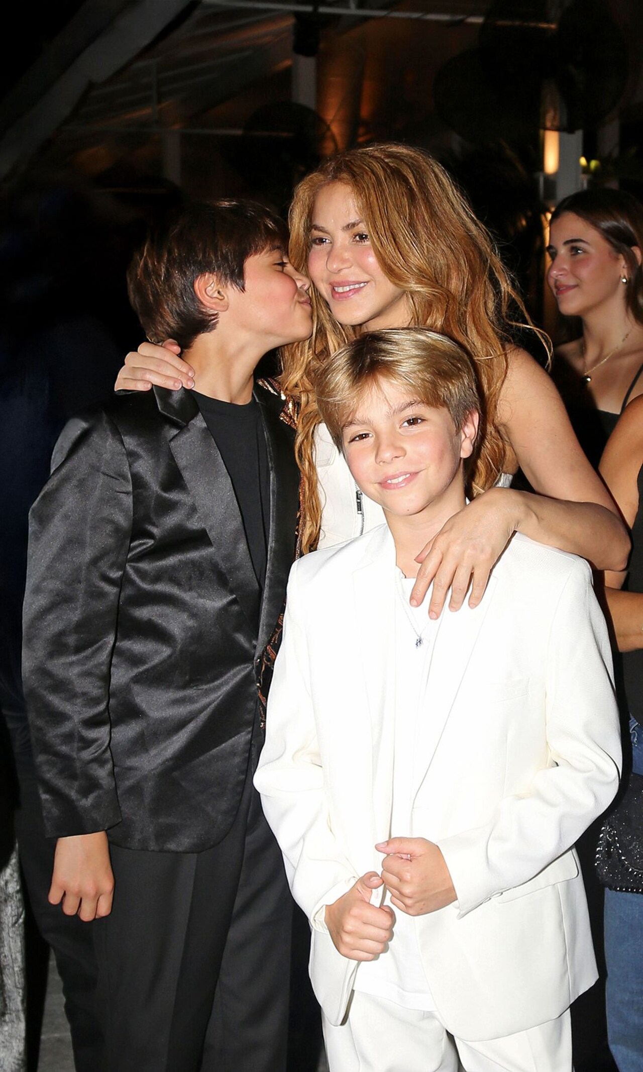 Las fotos no vistas de Shakira con sus hijos, Milan y Sasha, en su debut musical