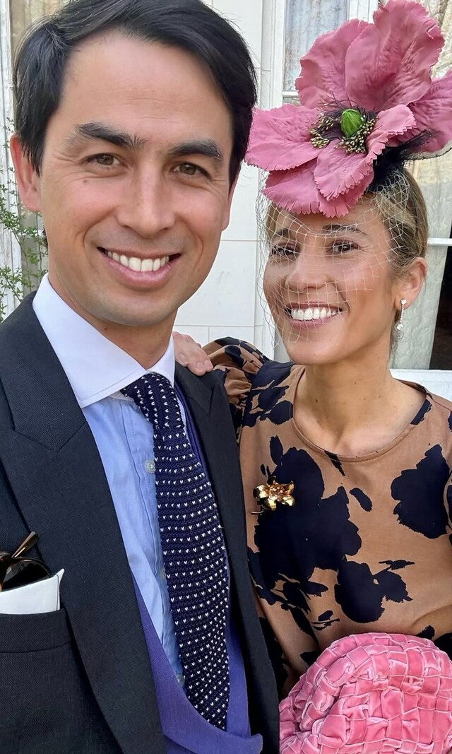 Inés de Cominges se va de boda y de cumpleaños con dos tocados de ...