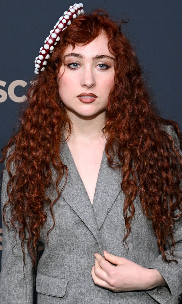 Todo lo que debes saber del flequillo rizado de máxima tendencia