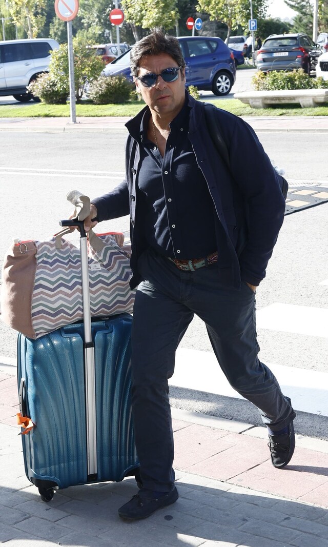 Elena Cué, Tamara Falcó, Nieves Álvarez y Francisco Rivera arropan a la familia Goyanes en el ...