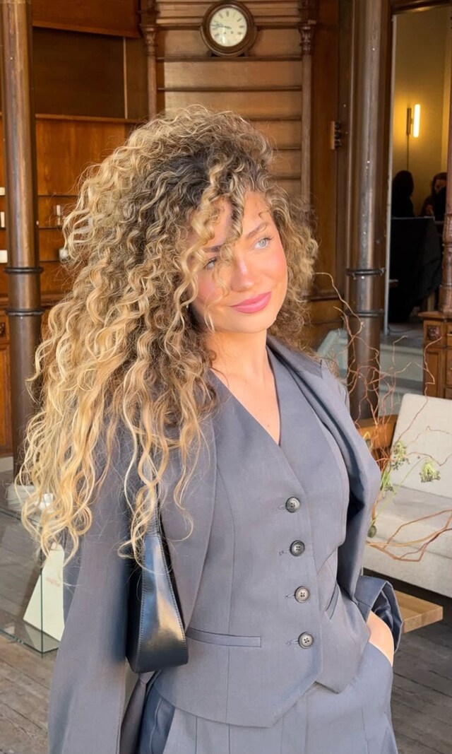 Adiós a las ondas surferas, las 'bubble perm’ son mucho más estilosas