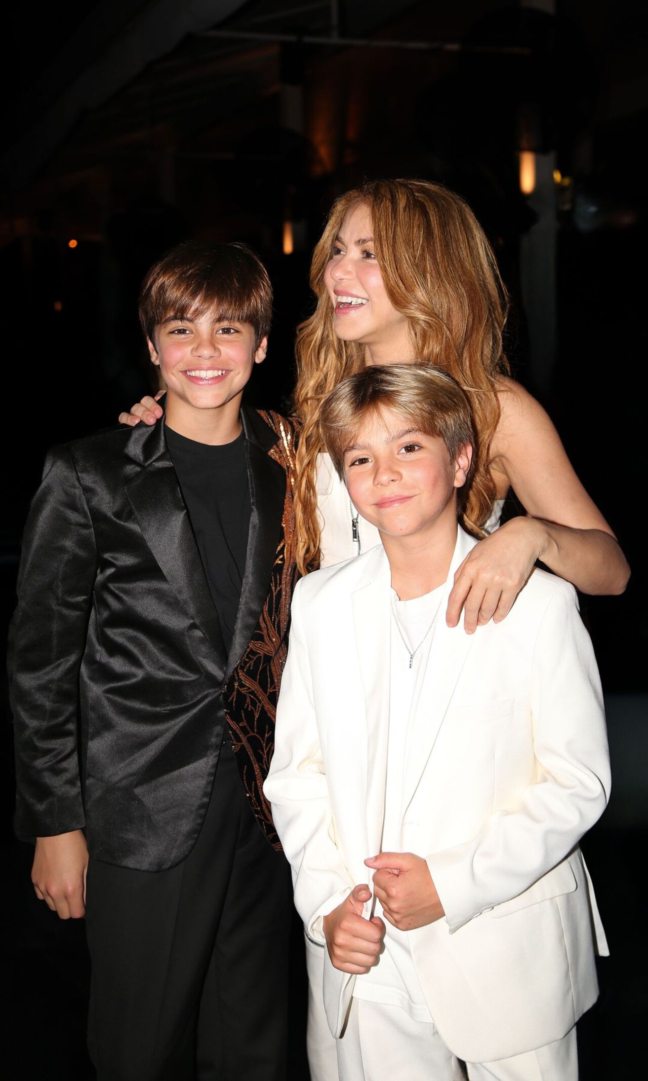 Las fotos no vistas de Shakira con sus hijos, Milan y Sasha, en su debut musical