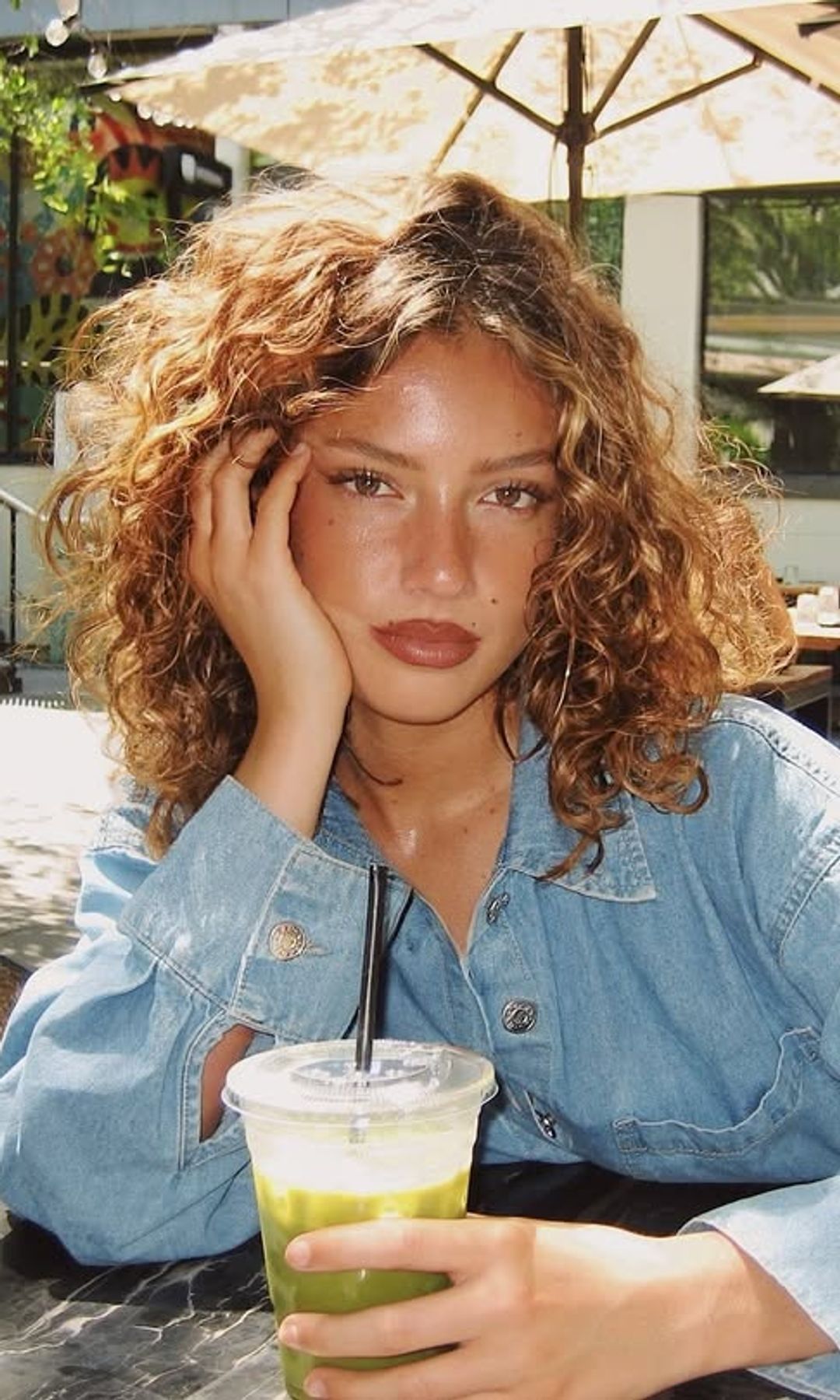 Adiós a las ondas surferas, las 'bubble perm’ son mucho más estilosas