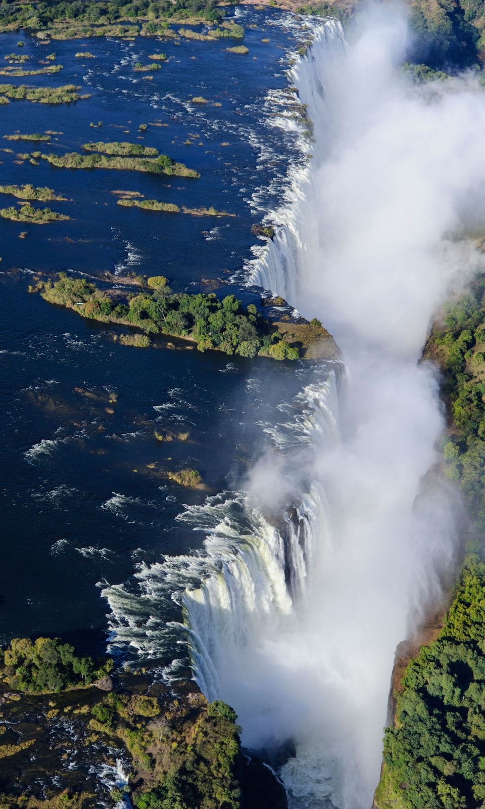 Cataratas Victoria, una experiencia inolvidable por tierra, agua y aire