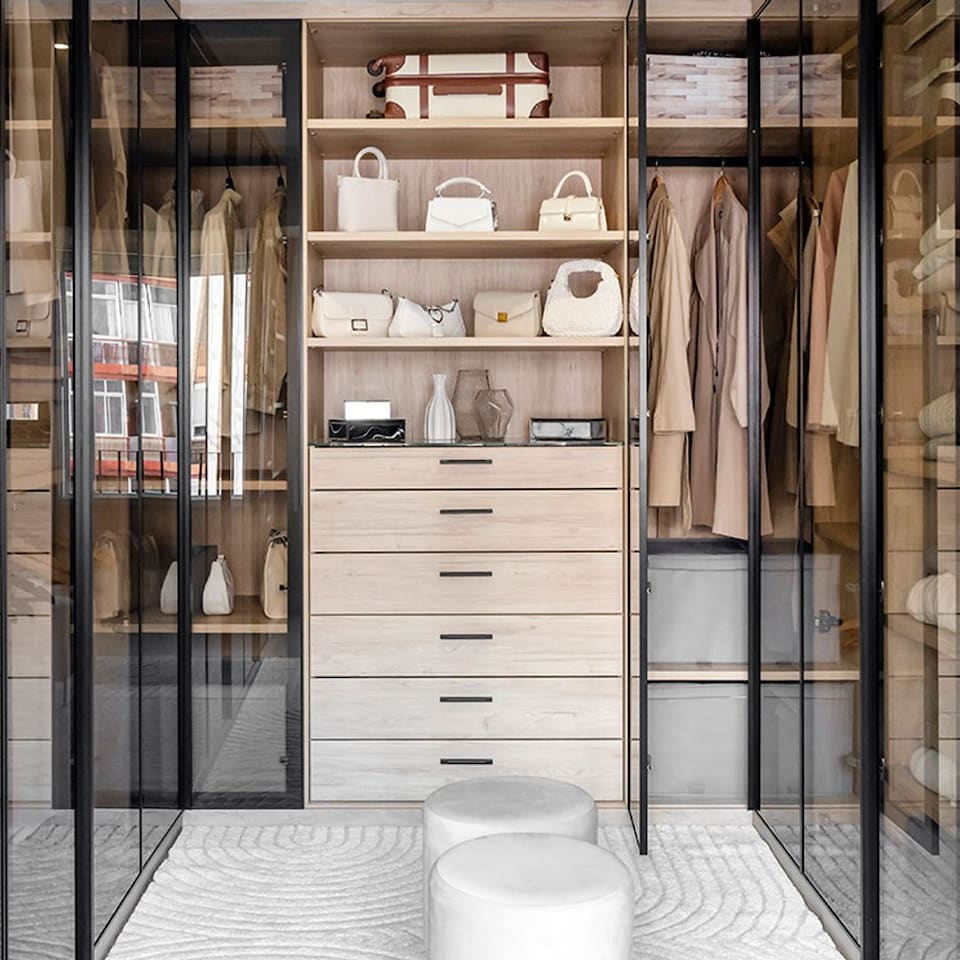 11 ejemplos geniales de vestidores para aprovechar bien el espacio