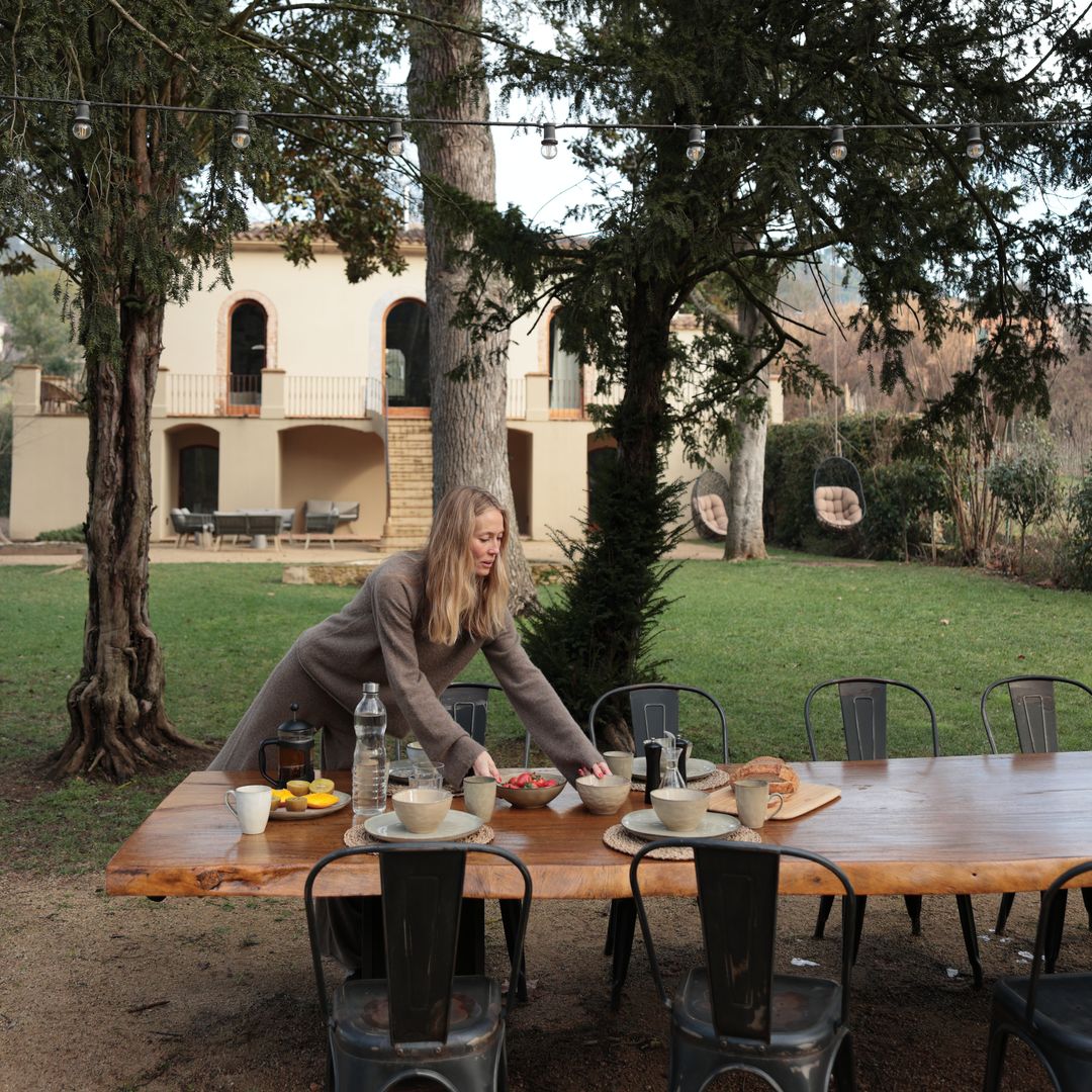 Hande Erçel abre su álbum inédito más personal junto a su novio Hakan ...