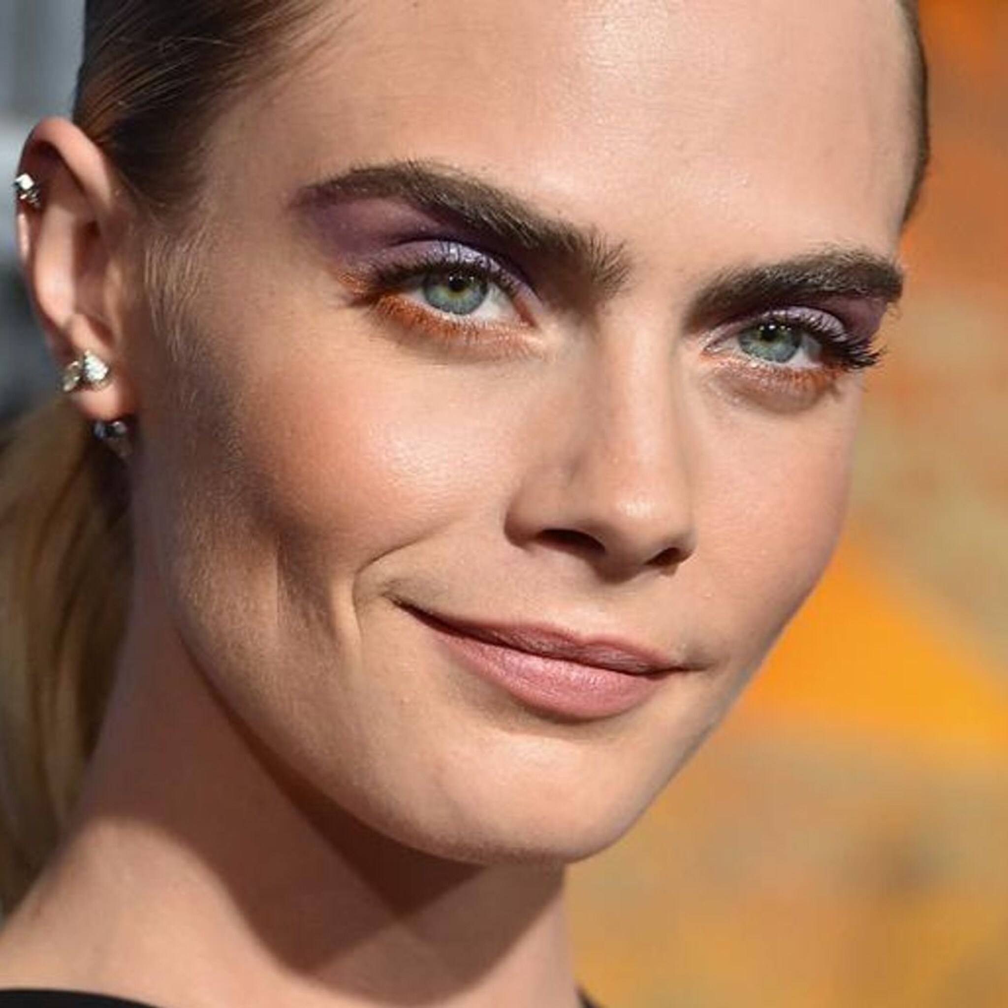 Cara Delevingne y su 'eye mask' | ¡HOLA!
