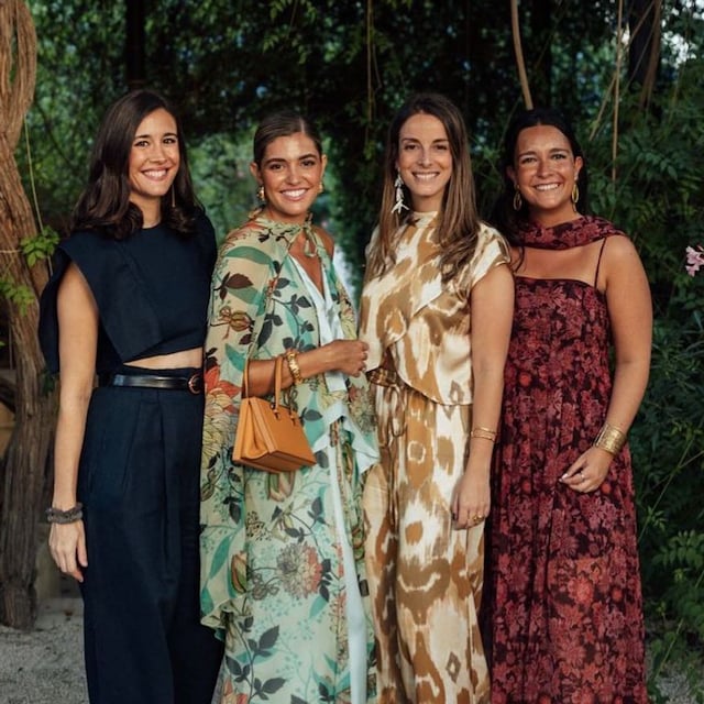 14 vestidos de invitada sencillos de Zara, Mango... por menos de 100 euros para ir perfecta a ...