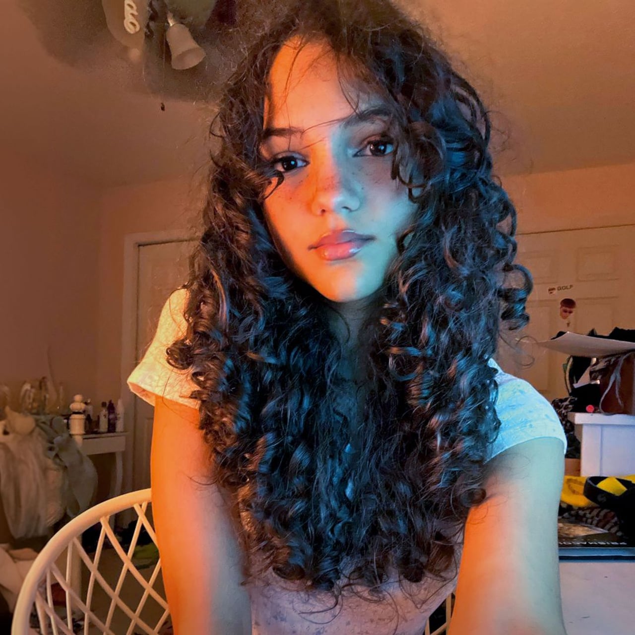 Descubrimos a Ruth, la hija del doctor Iglesias Puga y Ronna Keitt, al cumplir 18 años