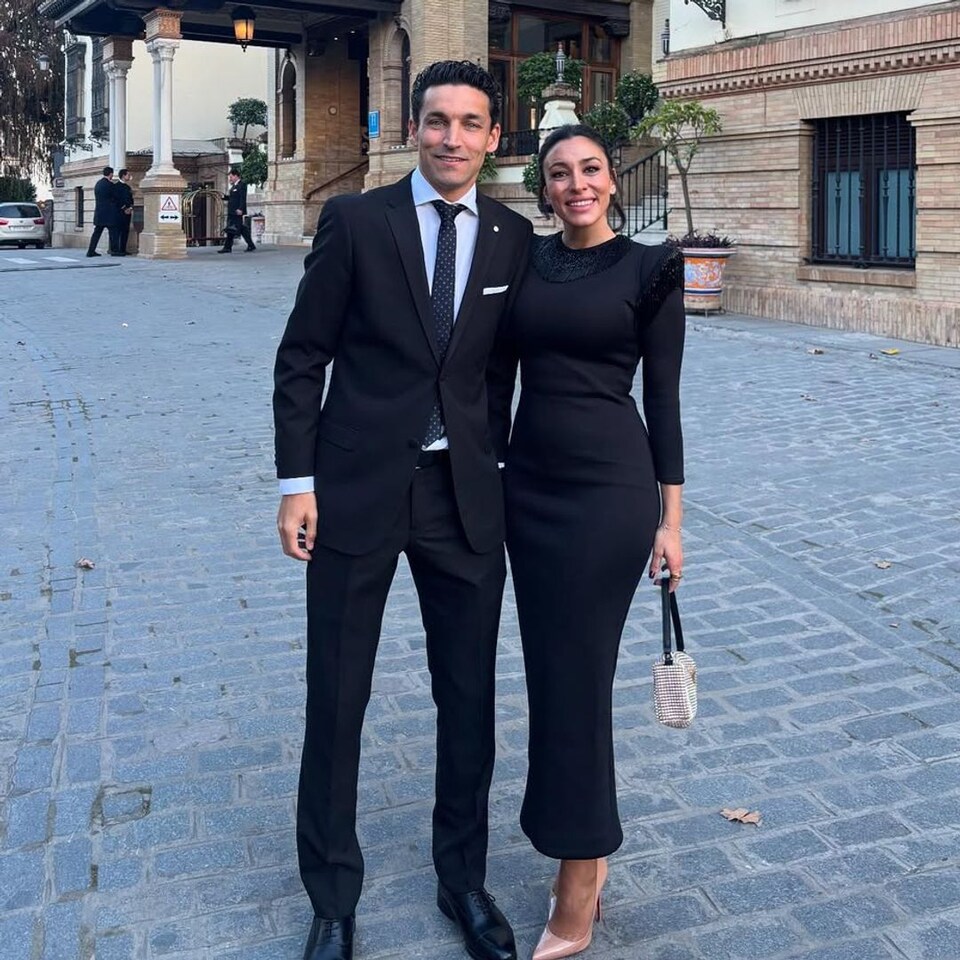 Jesús Navas y su esposa brillan en la fiesta previa a la entrega de las Medallas de Andalucía