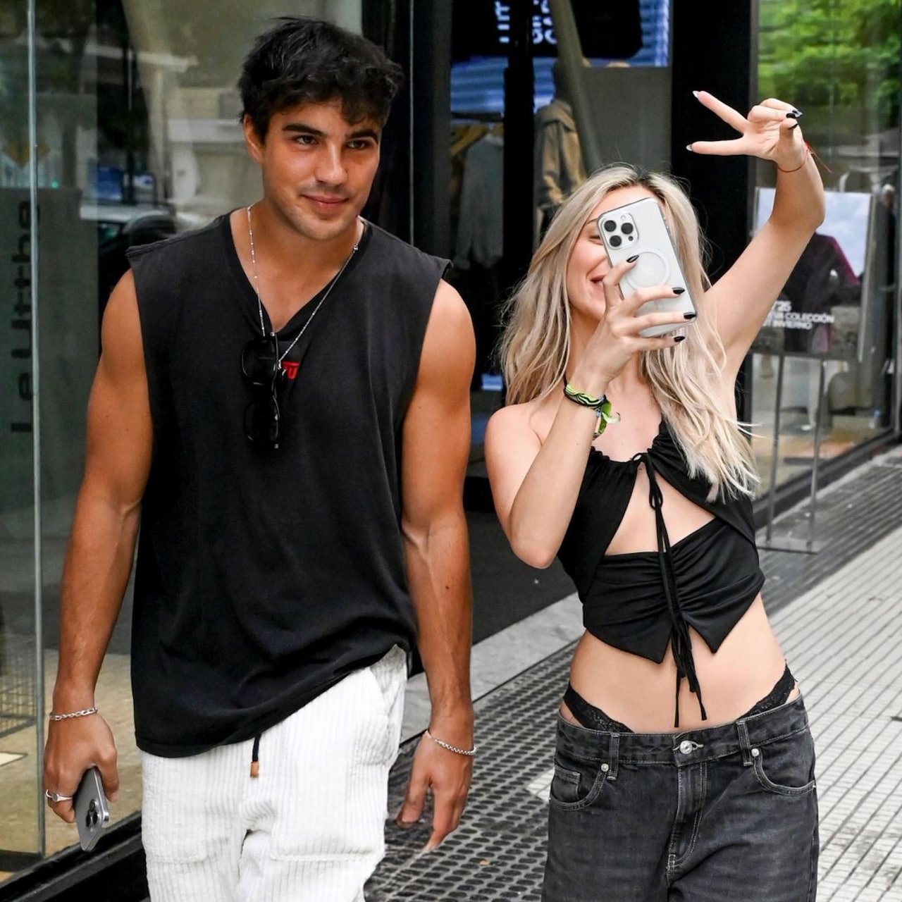 Ana Mena y Óscar Casas: las románticas fotos de la pareja del momento