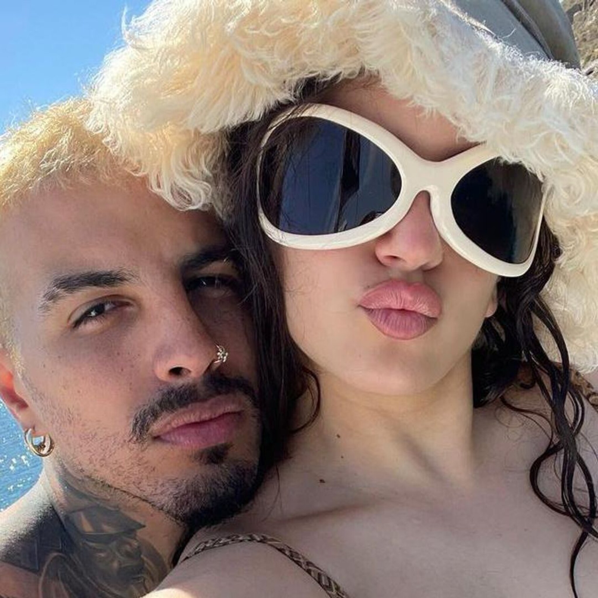 Rosalía y Rauw Alejandro ya habían dado pistas de su compromiso | ¡HOLA!