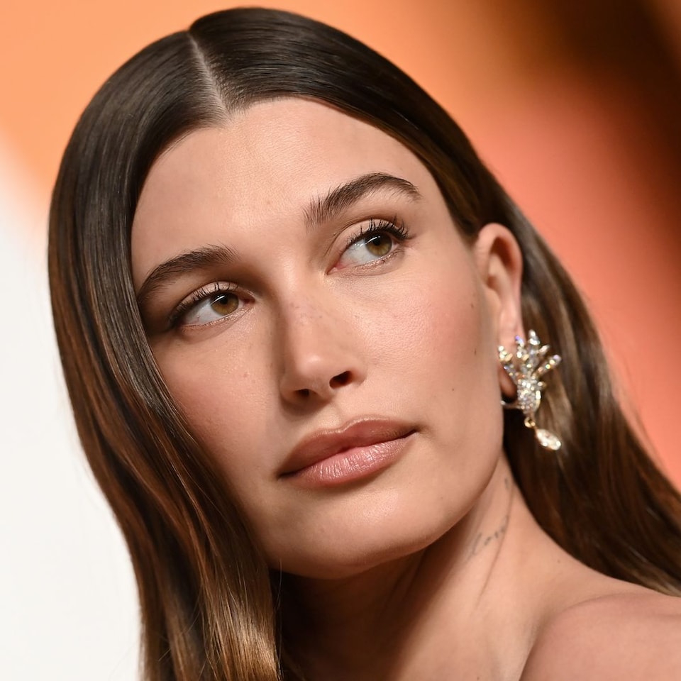Los secretos del último maquillaje viral de Hailey Bieber: del delineado minimalista a su 'lip ...