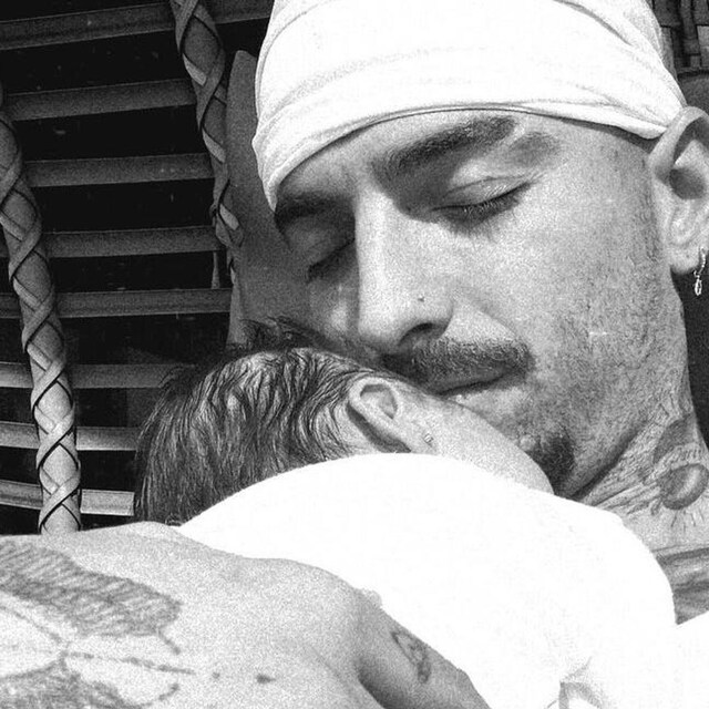 Maluma y sus nuevas fotos junto a su hija Paris | ¡HOLA!