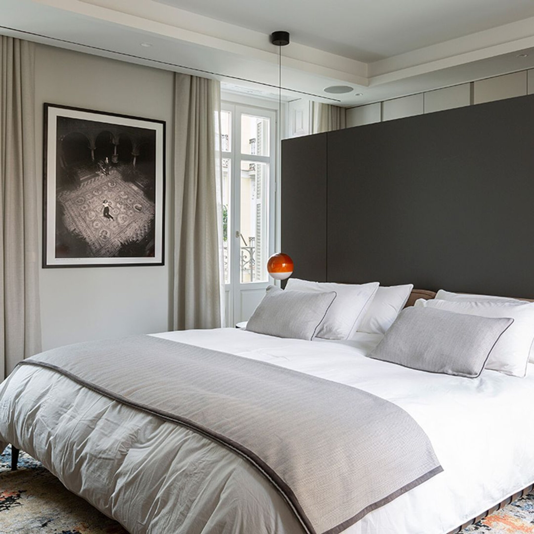 Cama sin pared: cuando no apoya en ninguna