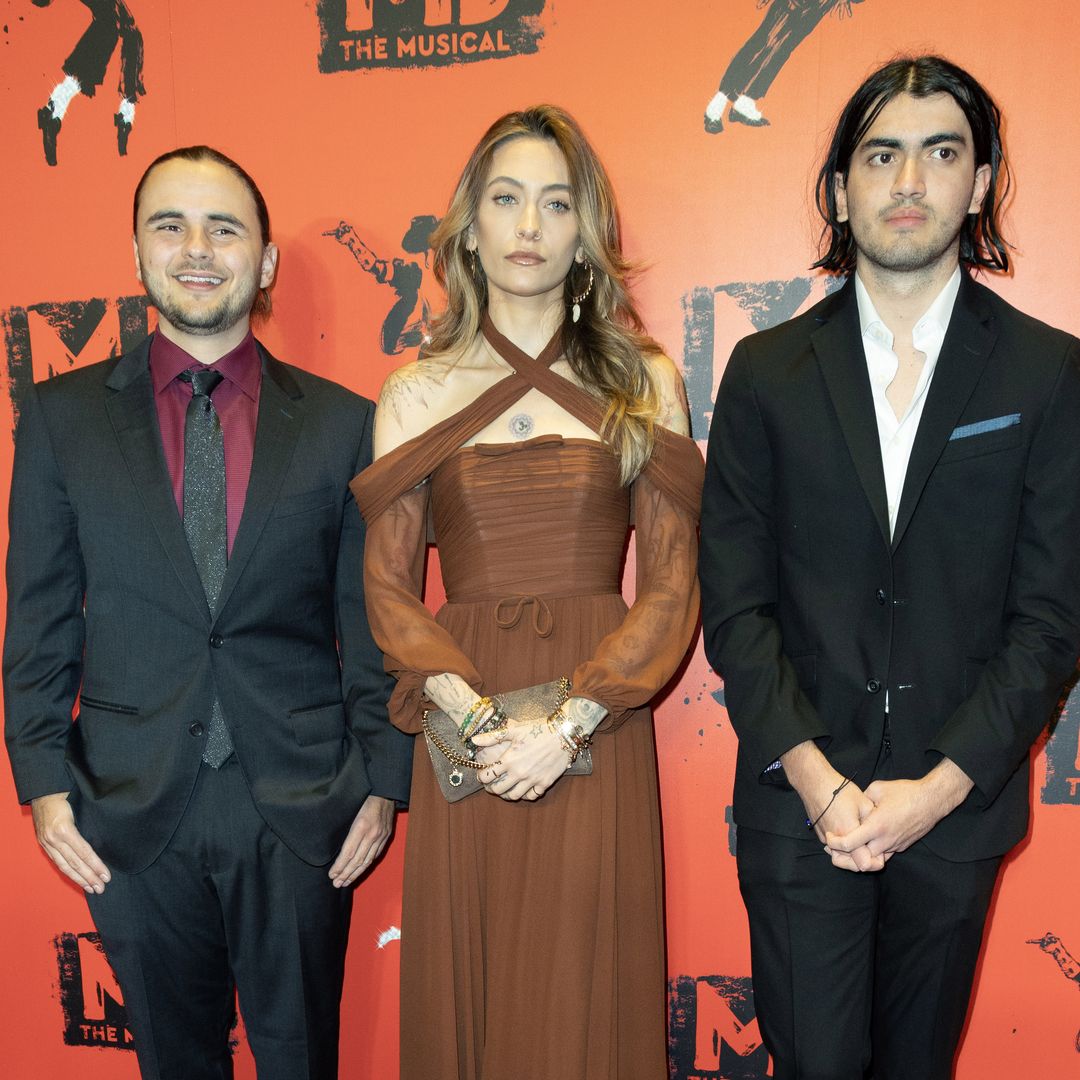 Paris Jackson felicita a su hermano menor Bigi, conocido antes como ...