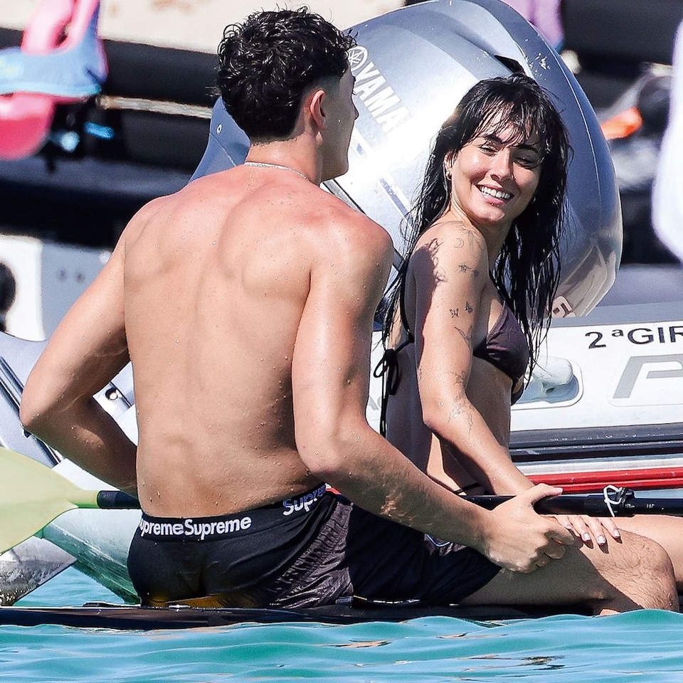 Aitana y Plex: el beso y las fotos que confirman su relación