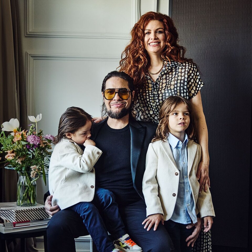 Joaquín Cortés posa por primera vez con sus hijos: 'Nunca pensé que ...