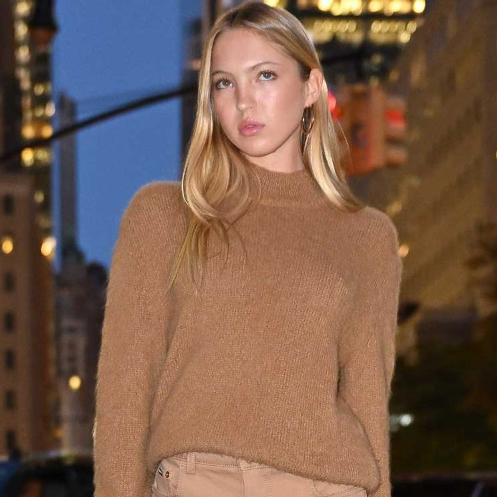 Lila Moss, Nicola Peltz y otros looks con prendas de punto en el ...