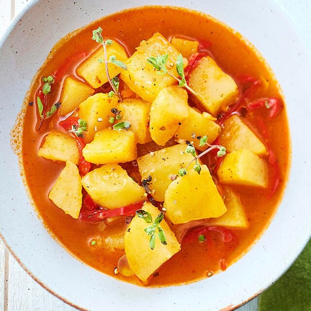 Patatas al ajo cabañil: ¿Qué son y de dónde es típica esta receta?