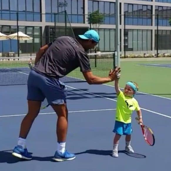 Rafa Nadal cumple el sueño del pequeño Ethan