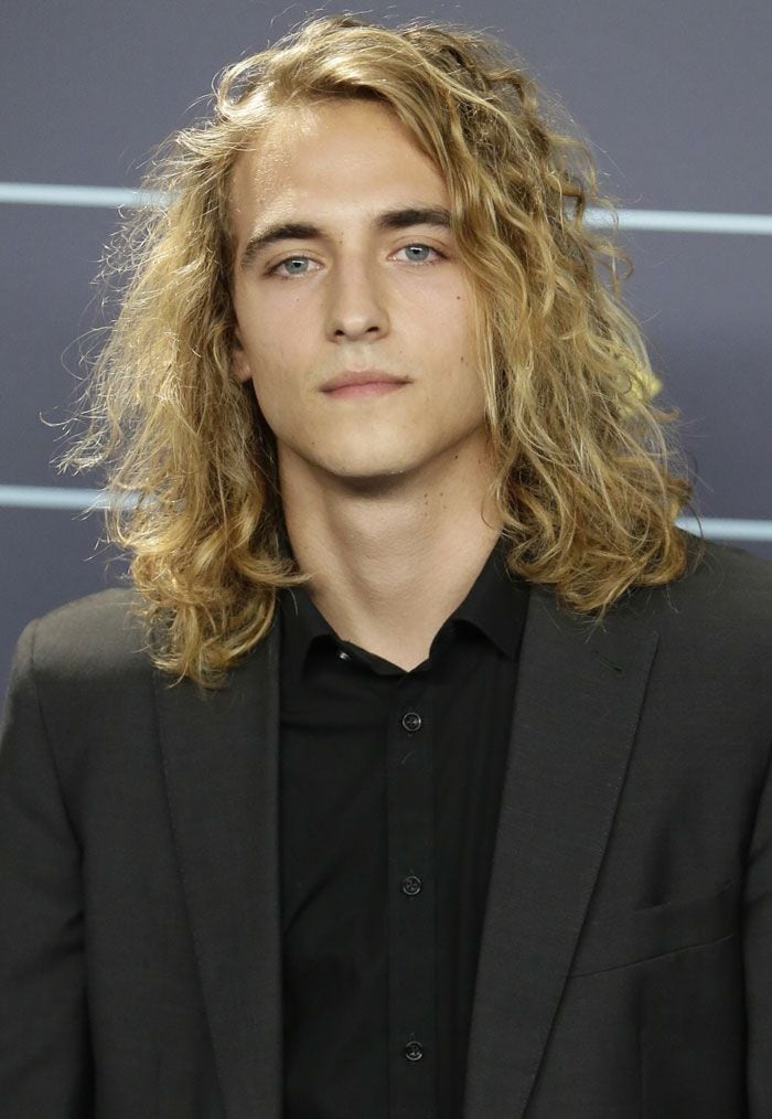 Manel Navarro es elegido representante de España a Eurovisión entre una ...