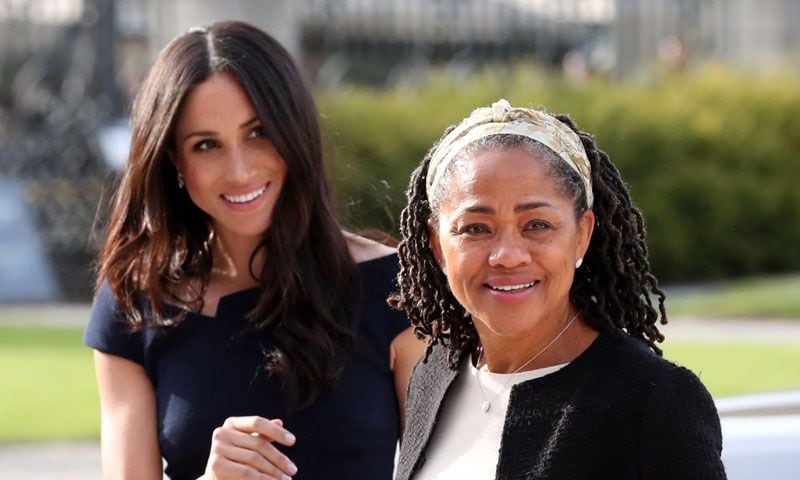 Últimas imágenes de Meghan Markle, junto a su madre, antes de vestirse ...