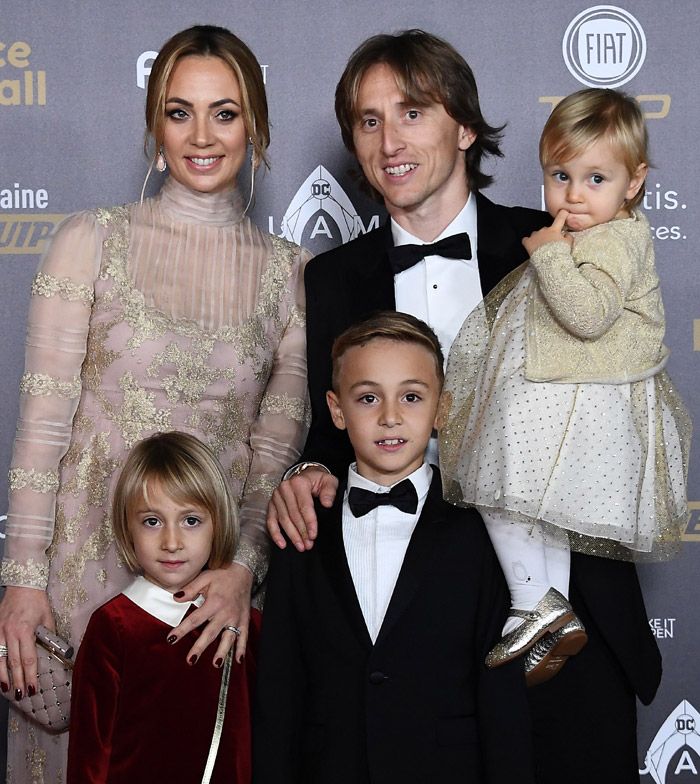 Luka Modric celebra su Balón de Oro en familia