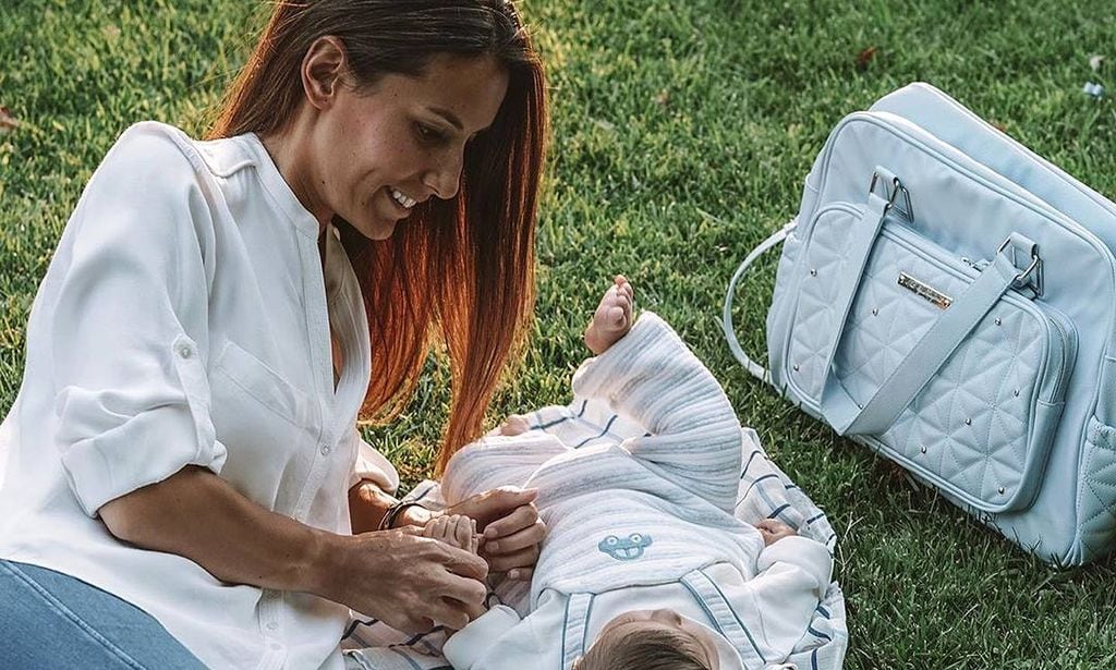 Ana Boyer 'muere de amor' con su hijo Miguel