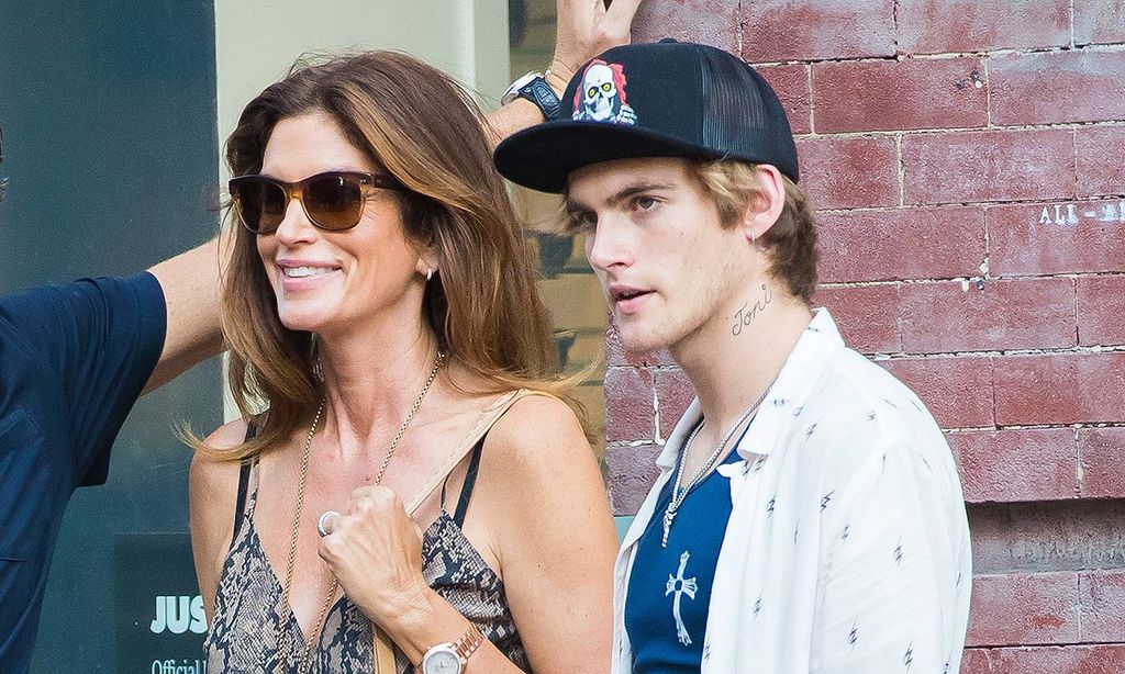 La impresionante acompañante del hijo de Cindy Crawford en las playas de Miami