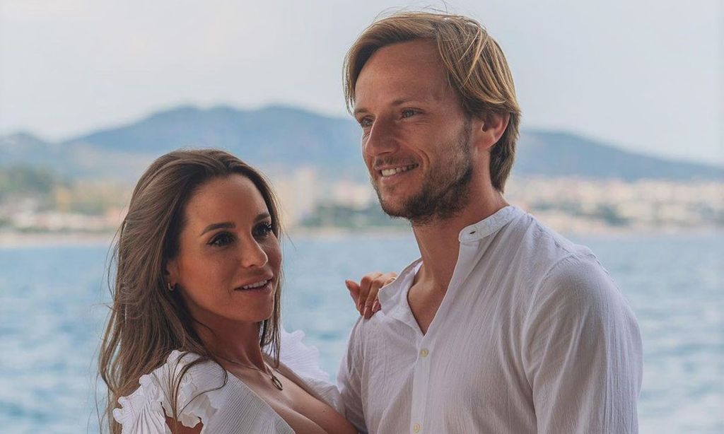 Ivan Rakitic y Raquel Mauri, orgulloso padrinos en un bautizo lleno de ...