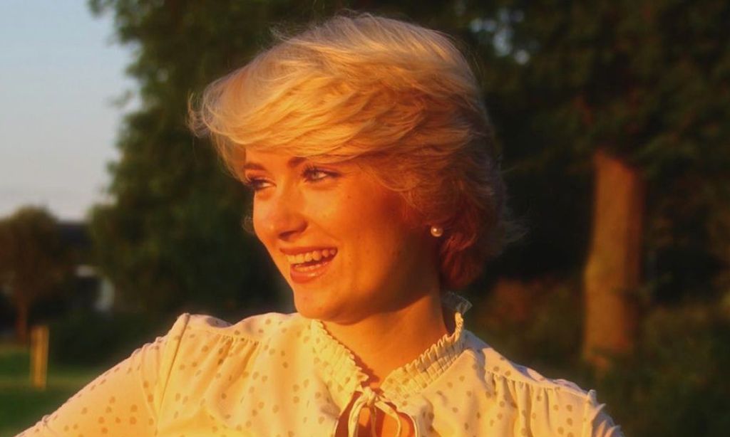 Rose, la 'influencer' que triunfa por su gran parecido con Lady Di