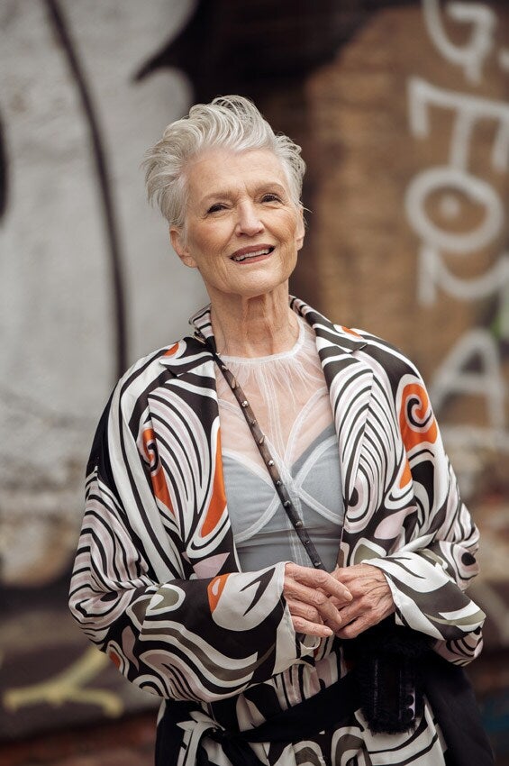 Maye, madre de Elon Musk, de pasarela en pasarela a sus 74 años - Foto 7