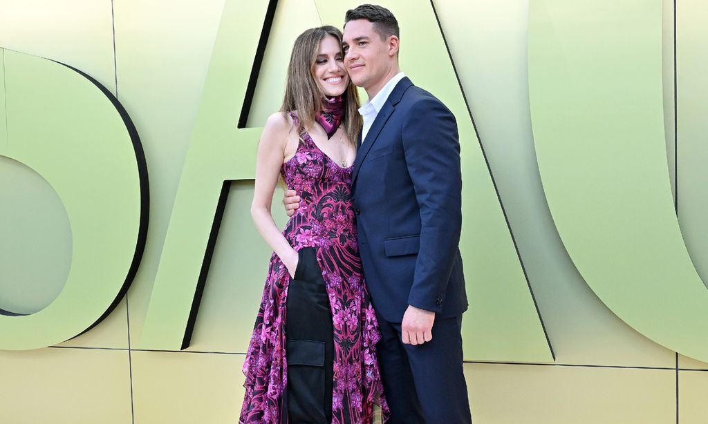 Allison Williams y Alexander Dreymon derrochan complicidad en el ...