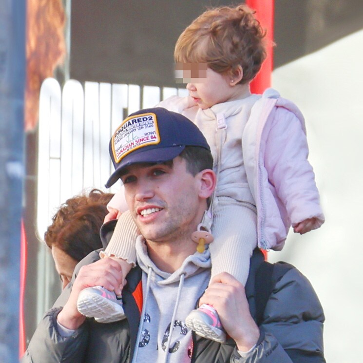 Jaime Lorente publica la foto más simpática de su hija Amaia - Foto 2