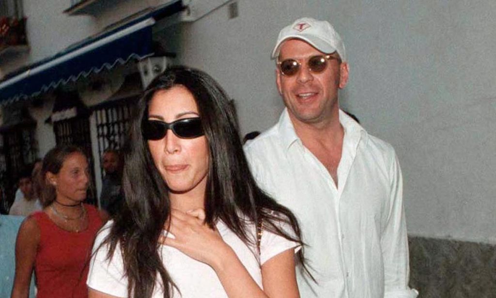 Bruce Willis recibe el cariño de su exnovia española María Bravo