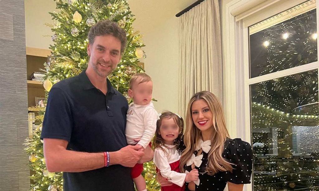 Pau Gasol comparte las fotos navideñas más bonitas con su mujer y sus hijos