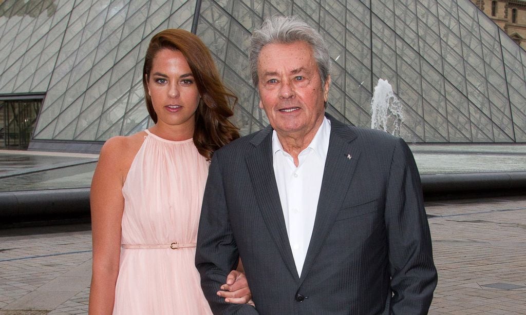 Quiénes son los hijos de Alain Delon