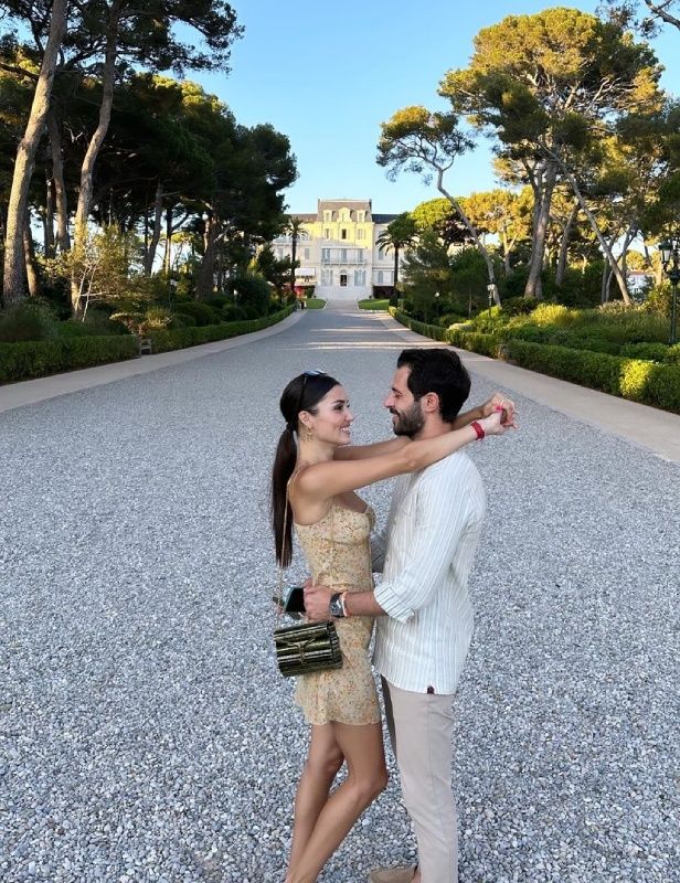 Hande Erçel ('Love is in the air') habla como nunca de su novio y da ...