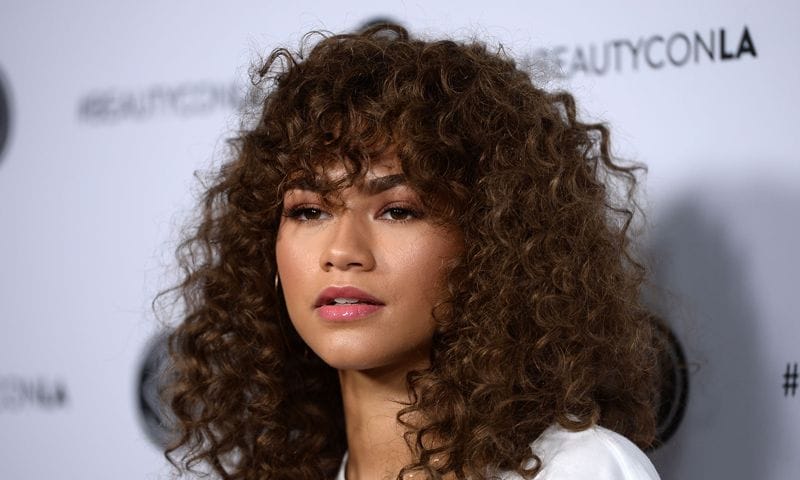 ¿Tienes el pelo rizado? Consigue un look perfecto como Zendaya