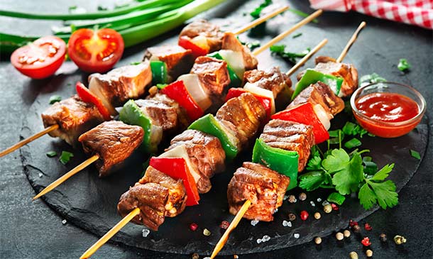 Minibrochetas Caprese