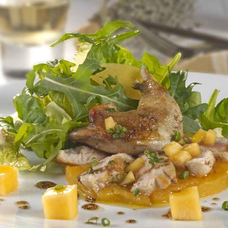 Ensalada de perdiz y kaki