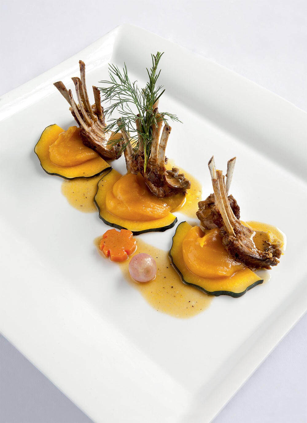 Costillar de cabrito lechal asado con puré de calabaza - ¡Hola! cocina.