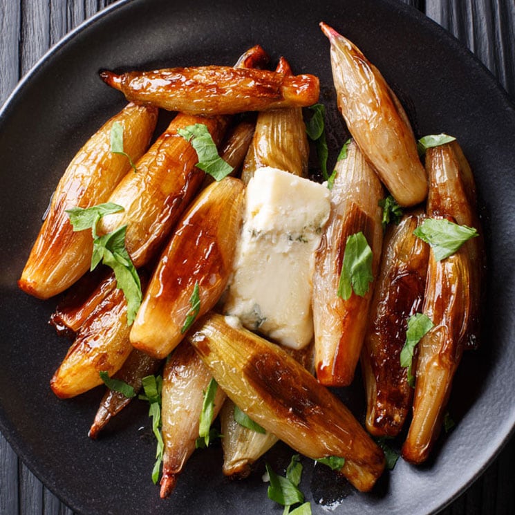 Chalotas caramelizadas al balsámico con queso azul
