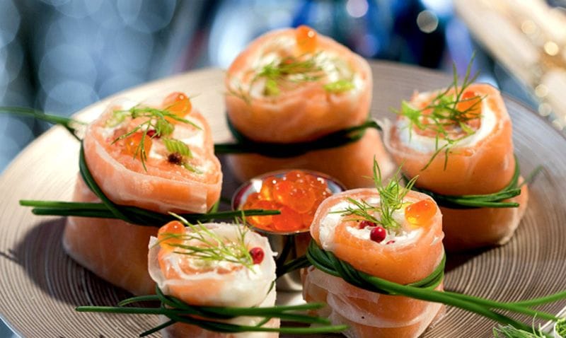 'Sushis' de salmón con queso cremoso